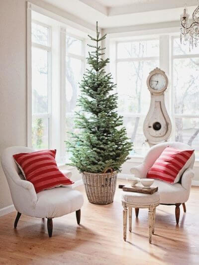 How To Decorate A Skinny Christmas Tree · Cozy Little House